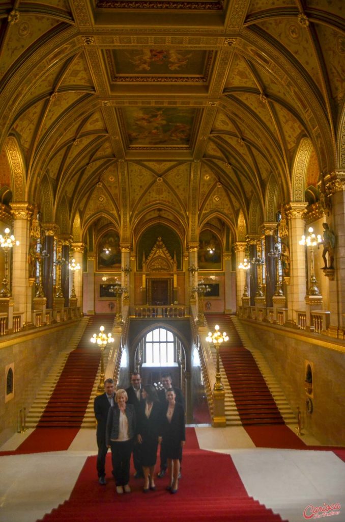 Como é a visita guiada ao Parlamento Húngaro em Budapeste