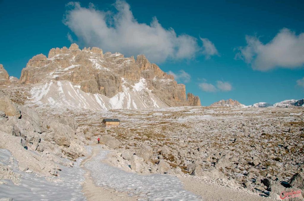 Rifugio Auronzo e a trilha para Tre Cime di Lavaredo