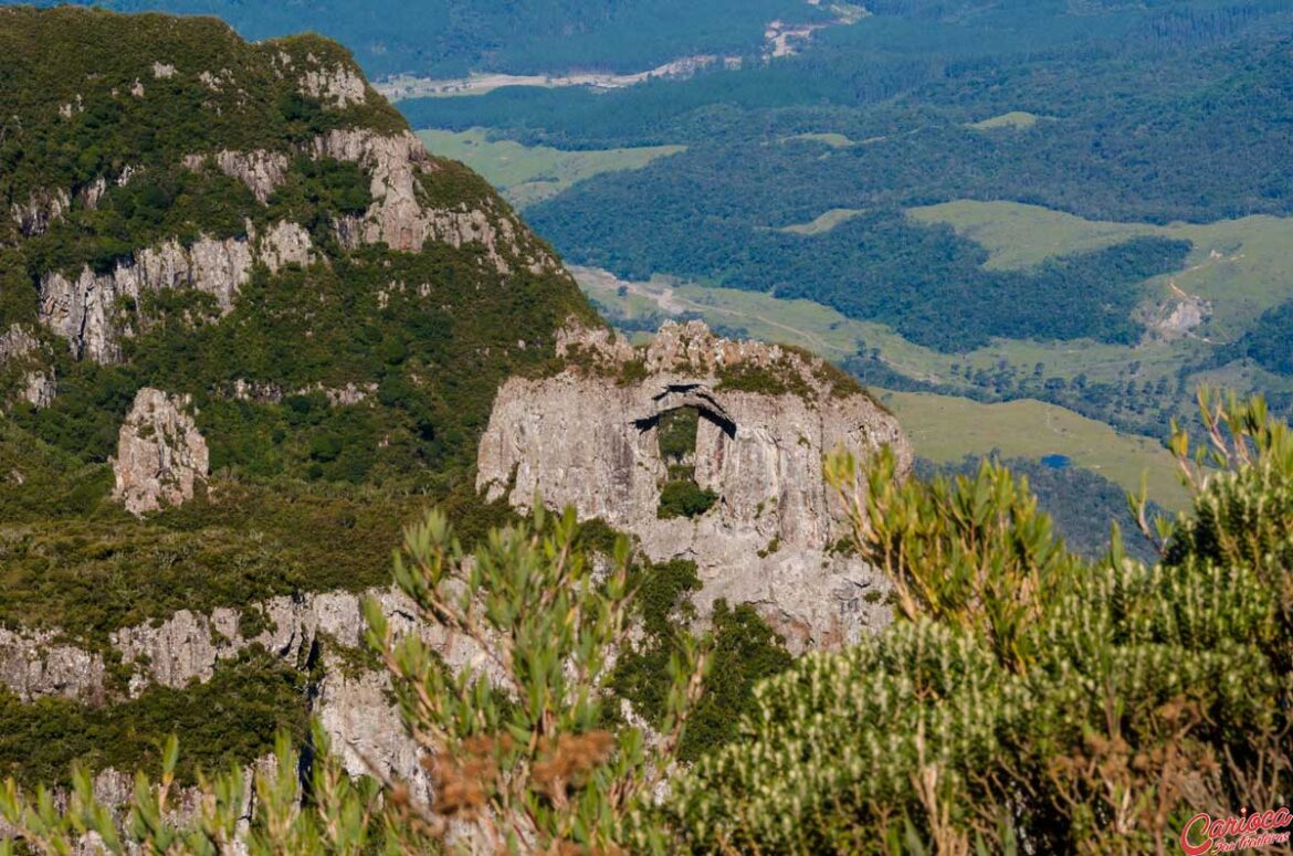 Morro da Igreja, Pedra Furada e Cascata Véu de Noiva, em Urubici